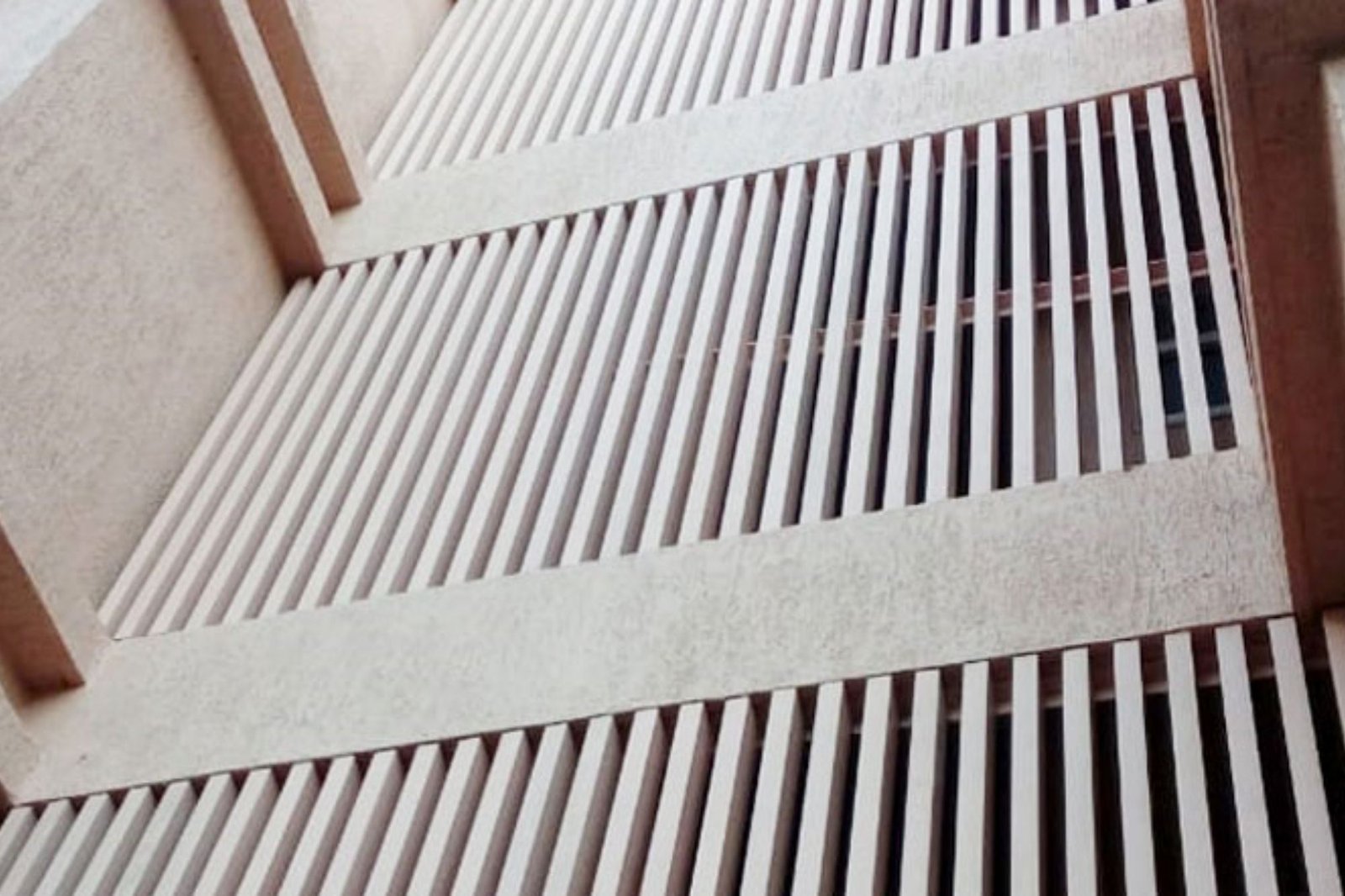 Horizontal Fins - Sashy Windoor